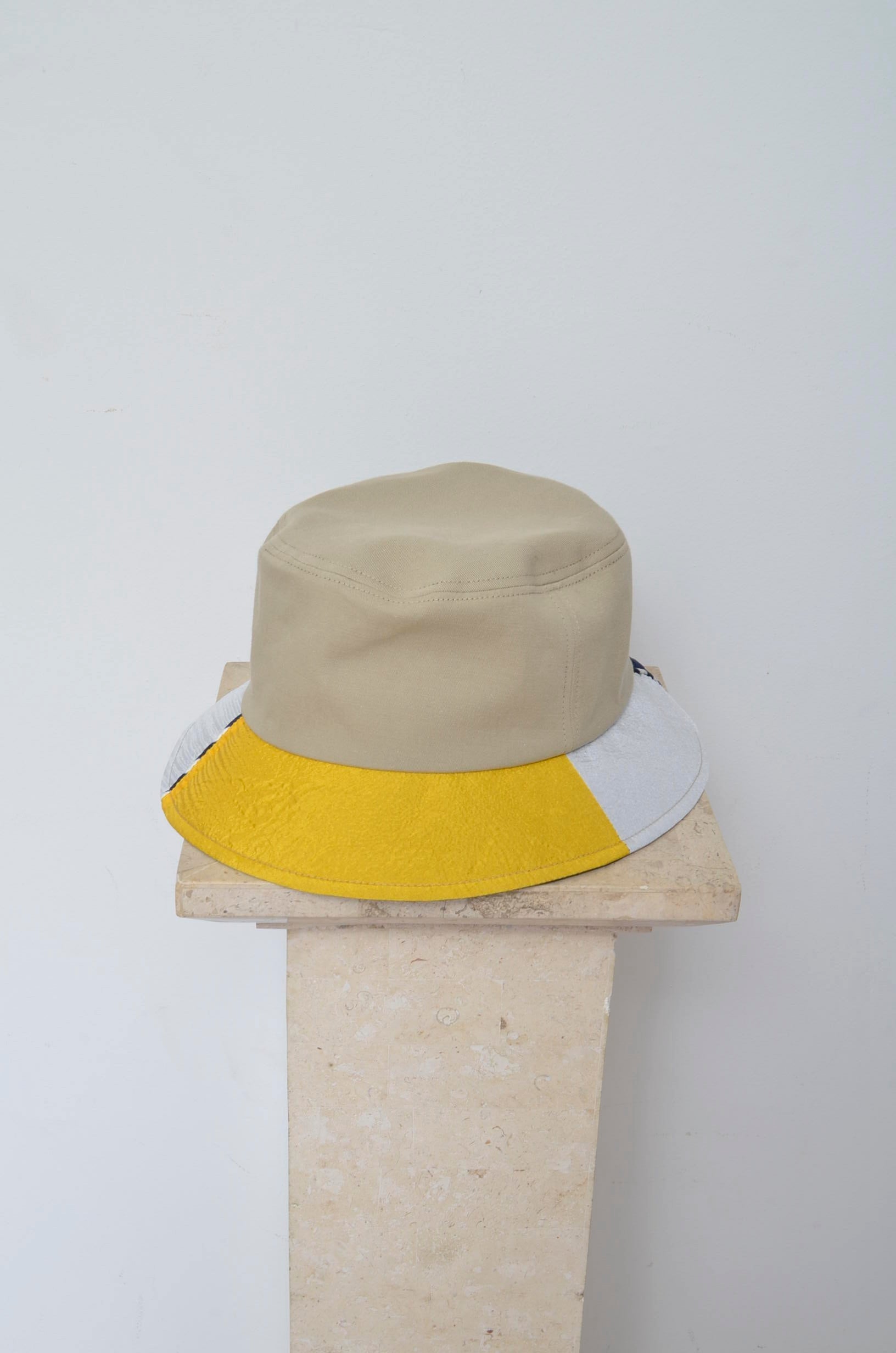 SHAKA BUCKET HAT/BEIGE – here/YEAH RIGHT!!